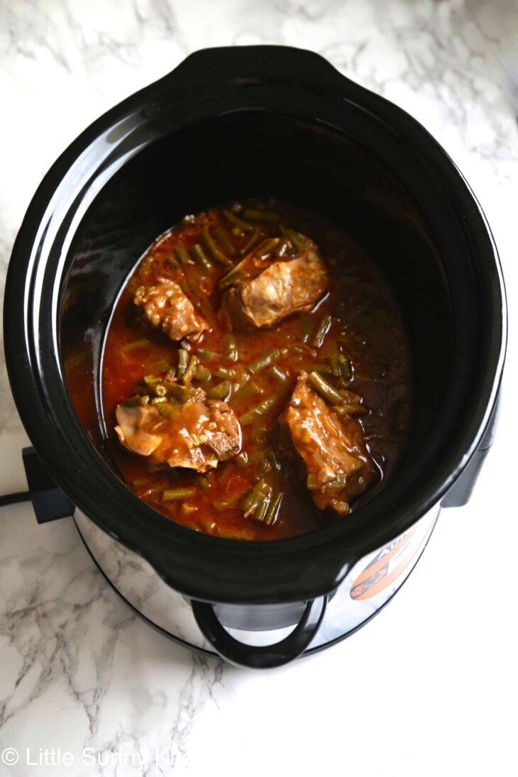 Middle Eastern Green Bean Stew (Fasolia bi Lahme) - Little Sunny Kitchen