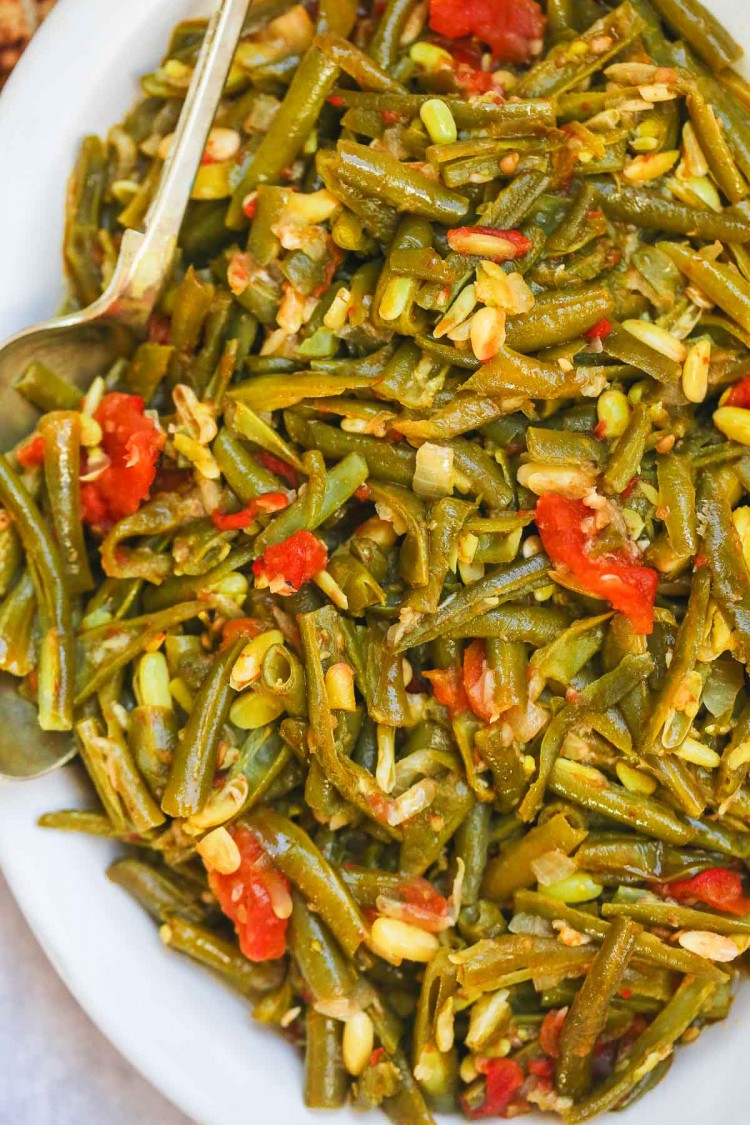 Fasolia Bi Zeit (Middle Eastern Green Beans) - Little Sunny Kitchen