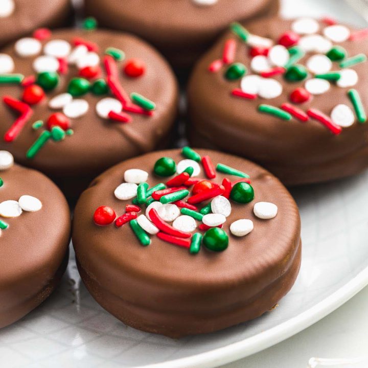 Easy Chocolate Covered Oreos - Little Sunny Kitchen