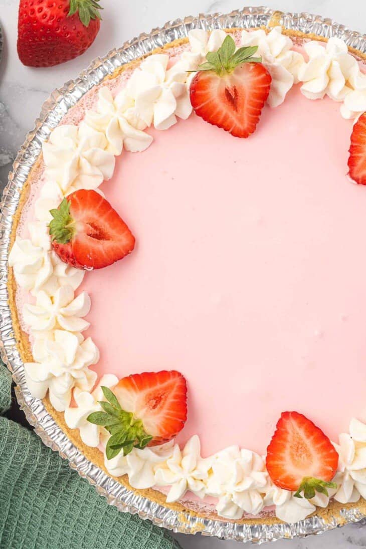 Easy No Bake Strawberry Pie - Little Sunny Kitchen