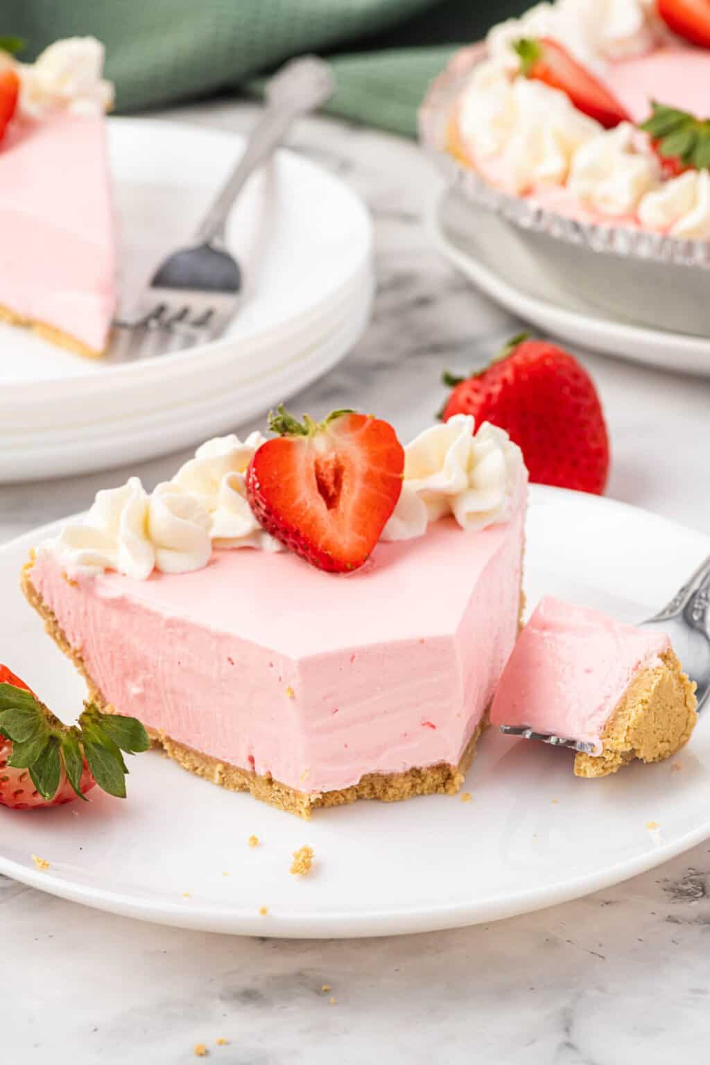 Easy No Bake Strawberry Pie - Little Sunny Kitchen