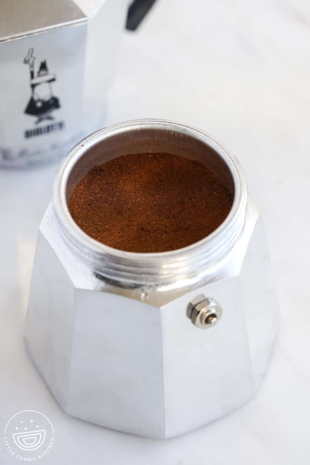 How to Use a Moka Pot (Full Tutorial) - Little Sunny Kitchen