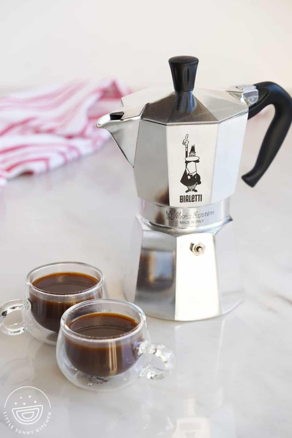 How to Use a Moka Pot (Full Tutorial) - Little Sunny Kitchen