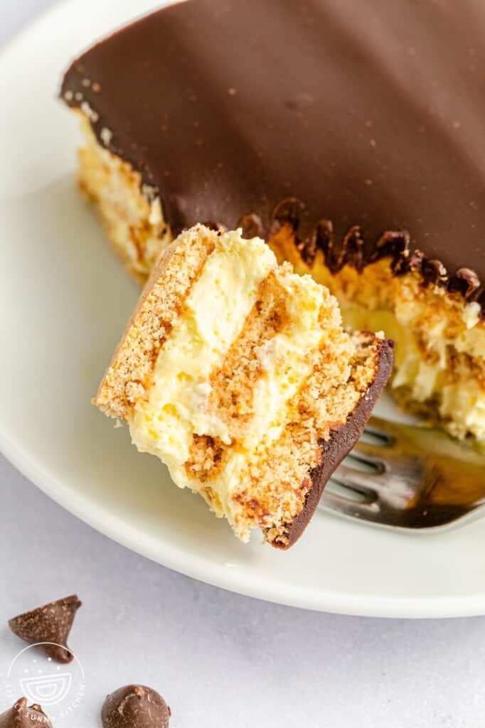 Easy No Bake Eclair Cake (Icebox Cake) - Little Sunny Kitchen