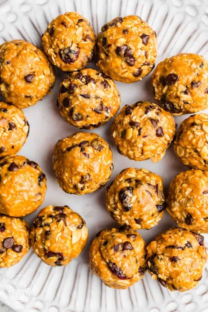 Easy Oatmeal Balls with Peanut Butter - Little Sunny Kitchen