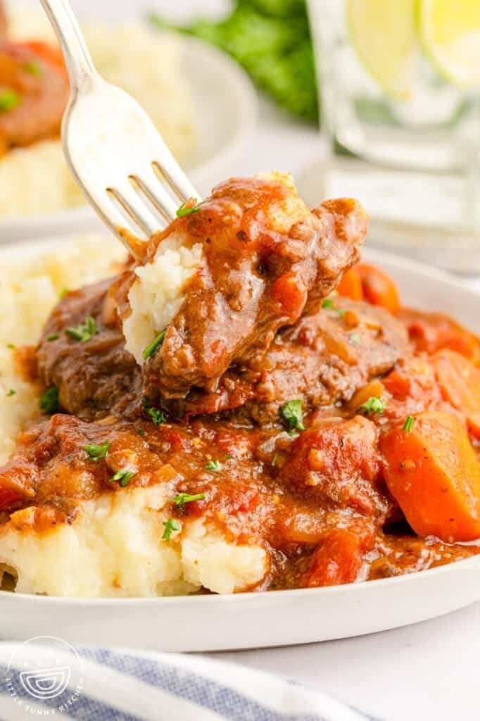 Easy Swiss Steak Recipe - Little Sunny Kitchen
