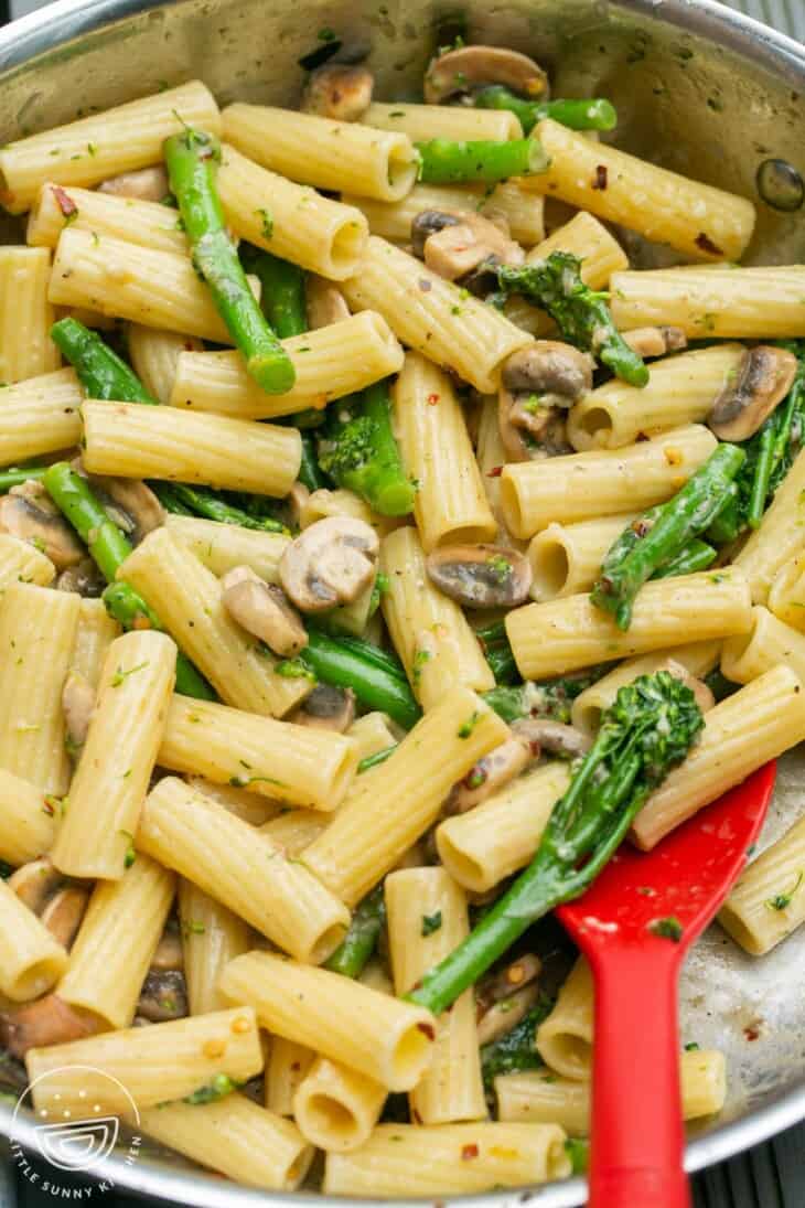 Quick and Easy Broccolini Pasta - Little Sunny Kitchen