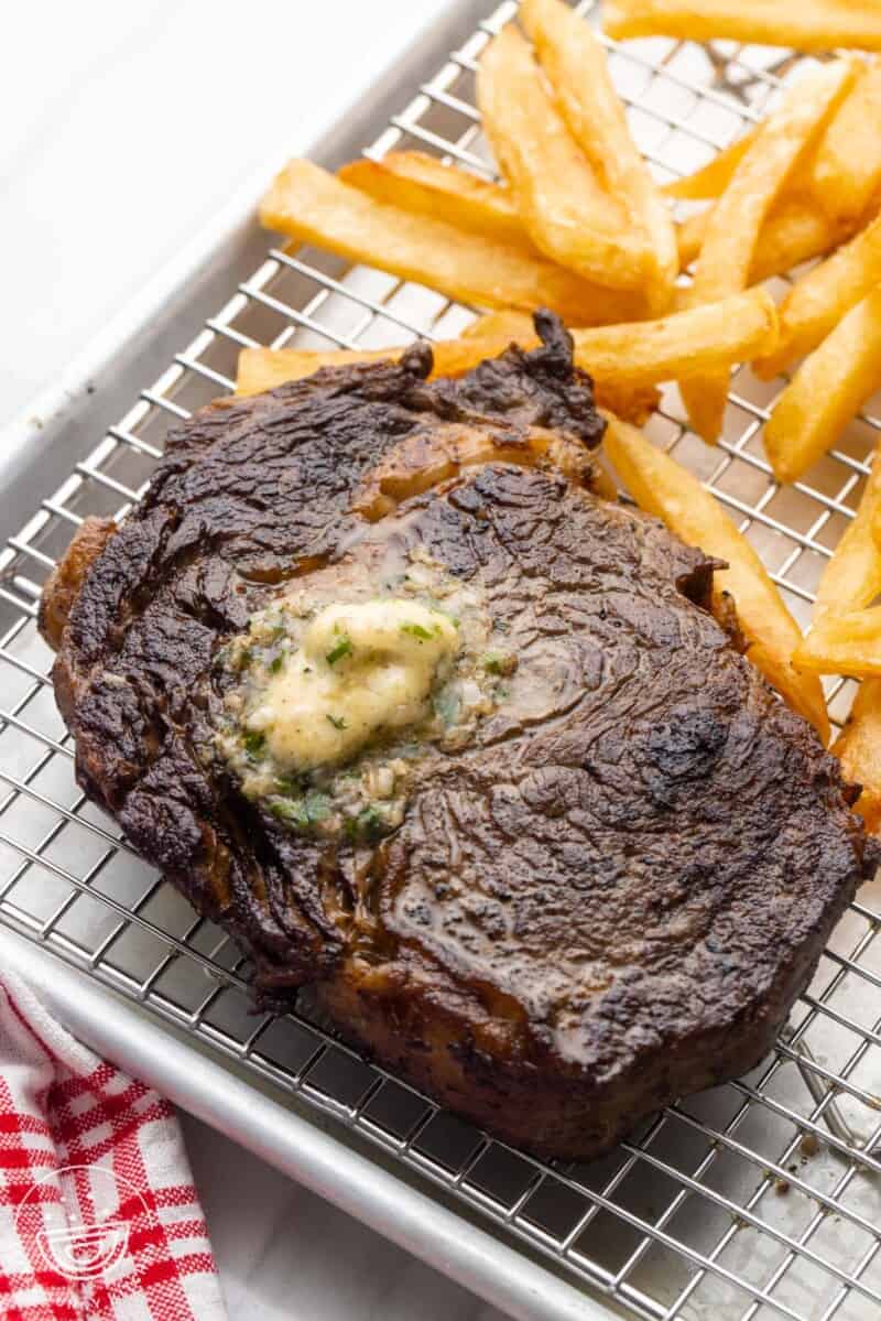 Best Way to Reheat Steak (Fail Proof Method for Juicy Steak!)