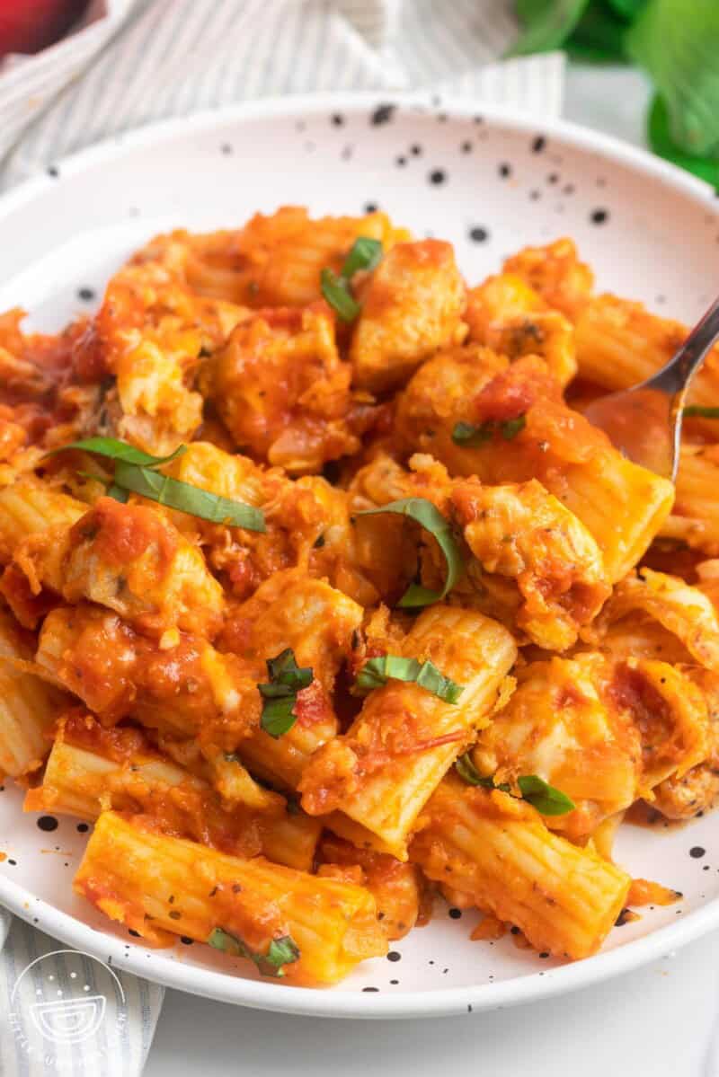 Easy One Pot Chicken Parmesan Pasta