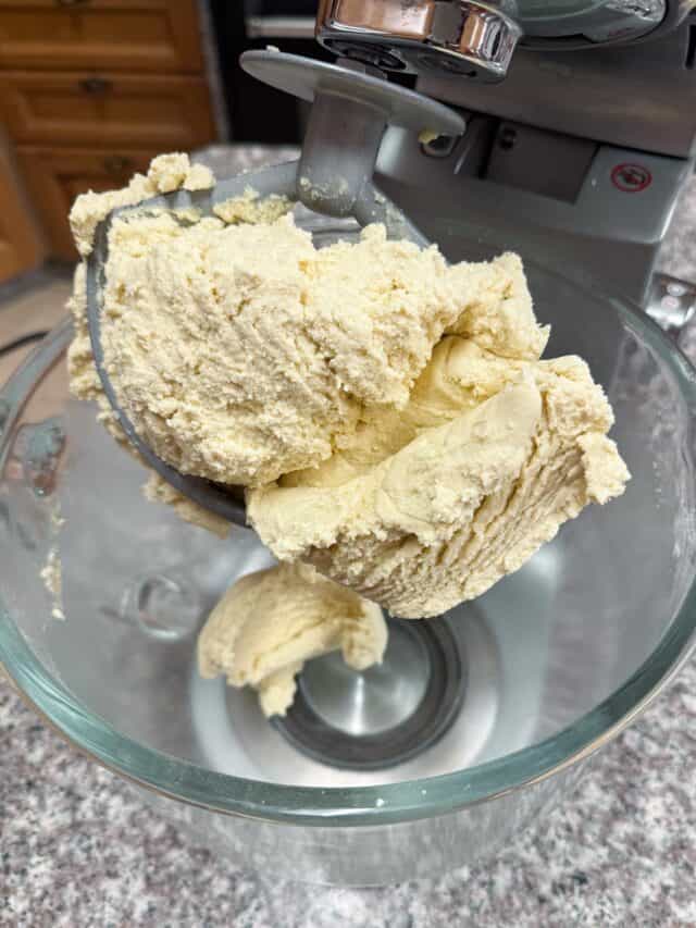 Ghraybeh (Middle Eastern Shortbread Cookies) - Little Sunny Kitchen