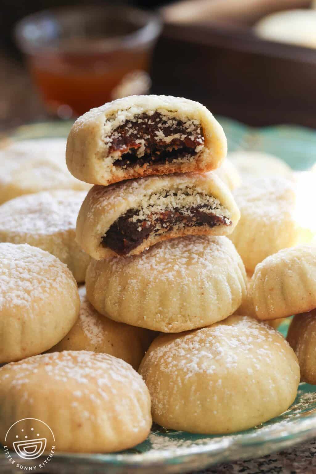 Maamoul (Date and Nut Filled Cookies) - Little Sunny Kitchen
