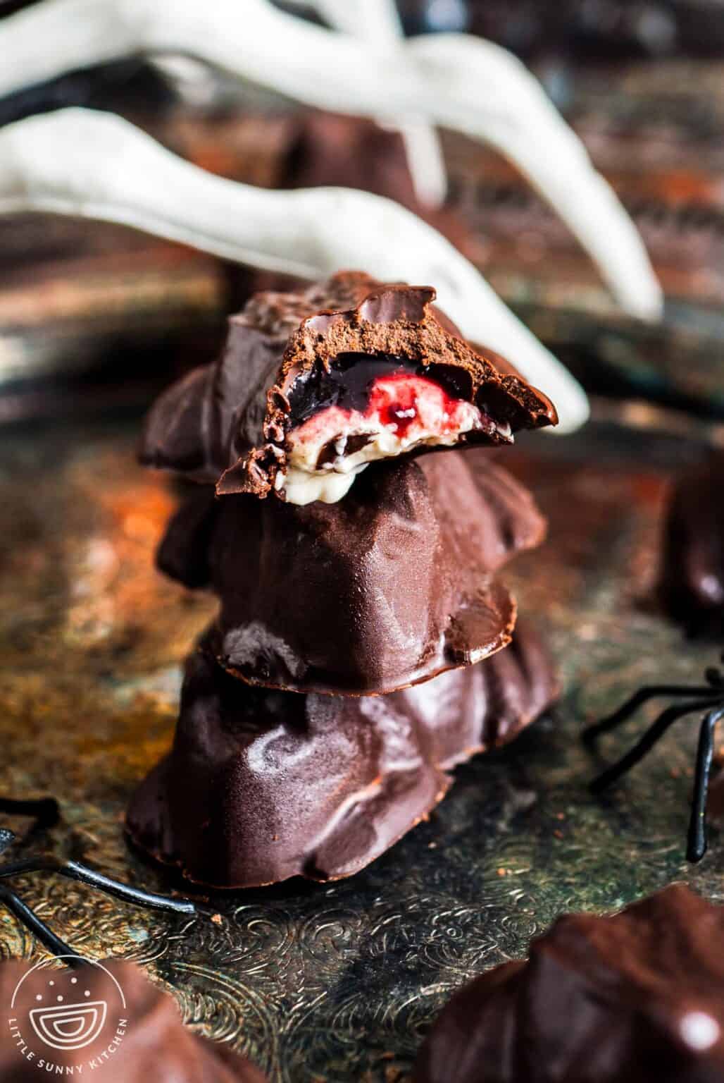 Harry Potter Chocolate Frogs (with Cheesecake and Jam Filling)