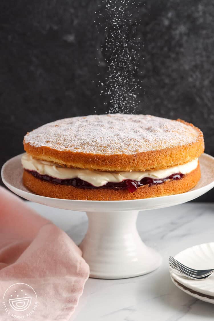 Classic Victoria Sponge Cake Recipe