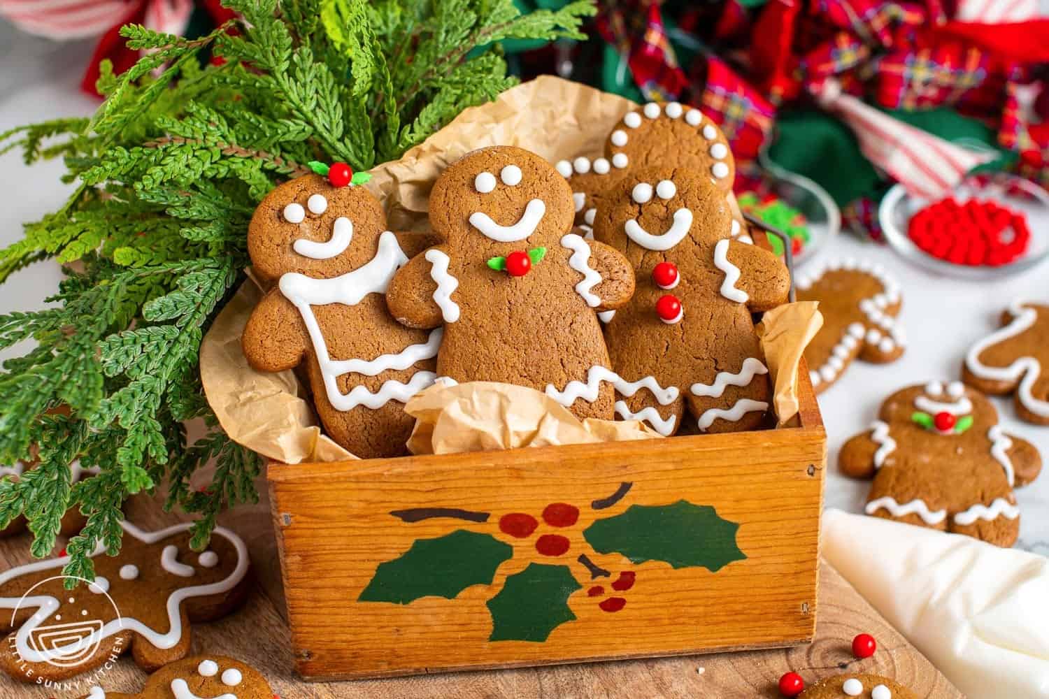 Easy Gingerbread Men Cookies